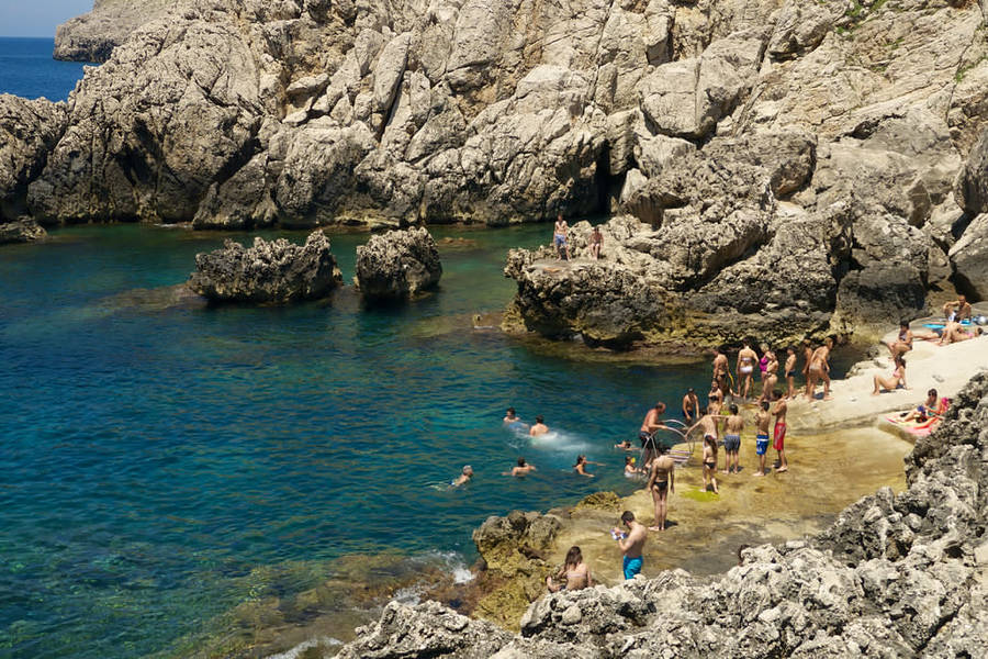 Lifestyle - Free Beaches on Capri - Island of Capri